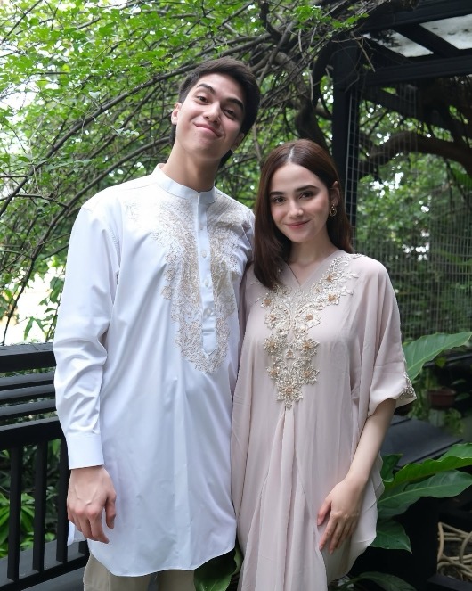Couple Goals! Begini Potret Mesra Syifa Hadju dan El Rumi yang Selalu Romantis - Beauty Journal
