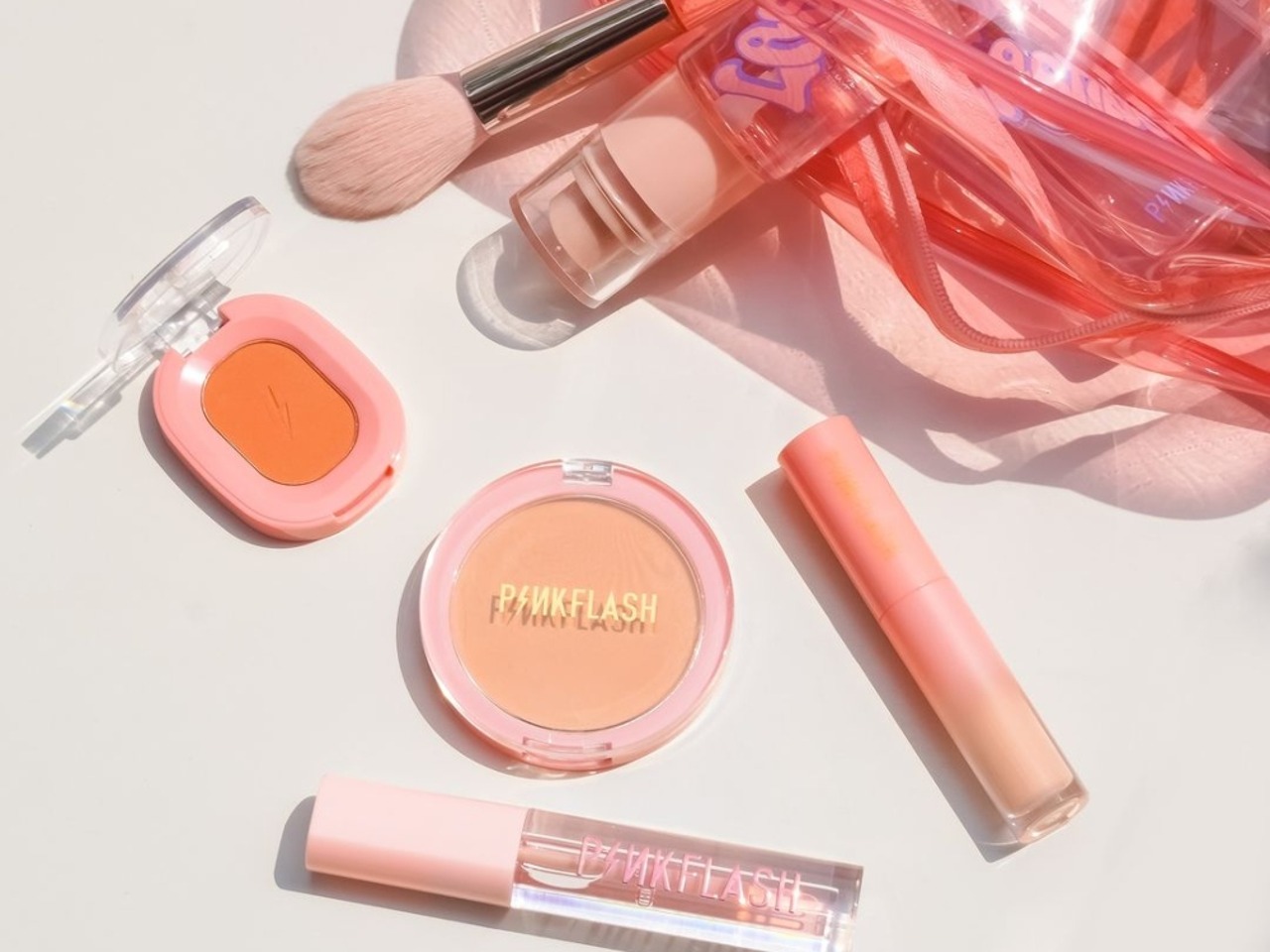 Eyeshadow hingga Lipstik, Ini Rekomendasi Produk Pinkflash yang ...