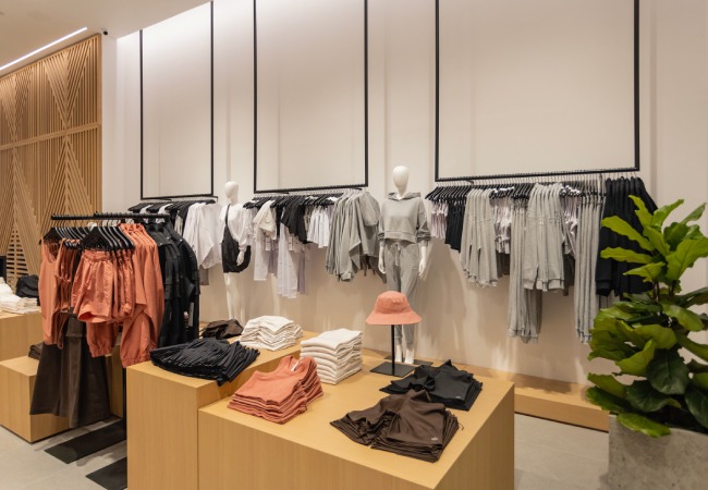 Merek Pakaian Olahraga Mewah Alo Yoga Kini Hadir di Indonesia - Beauty ...