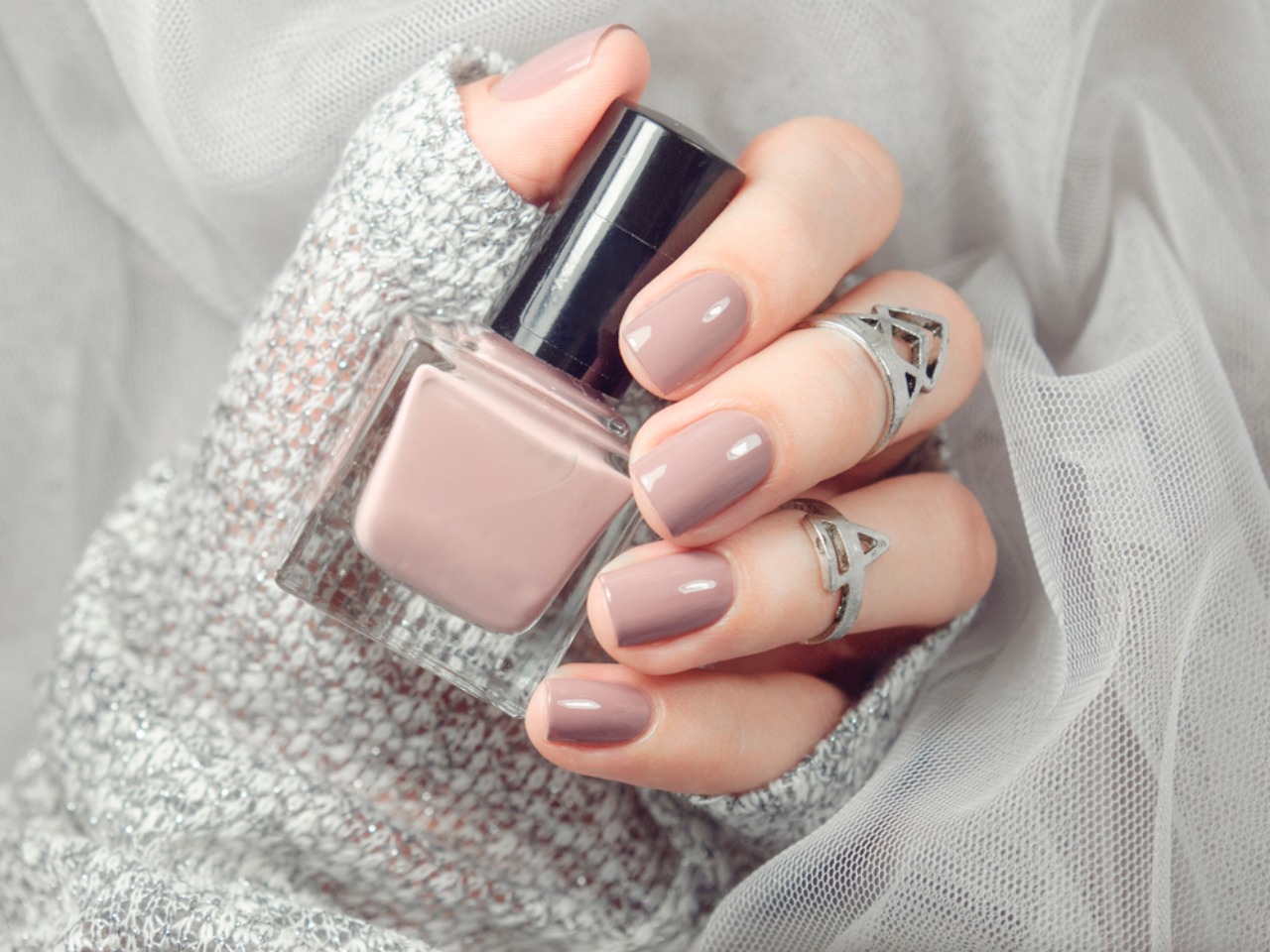 Penyuka Tampilan Natural dan Warna Nude? Coba Pakai Nail Foundation ...