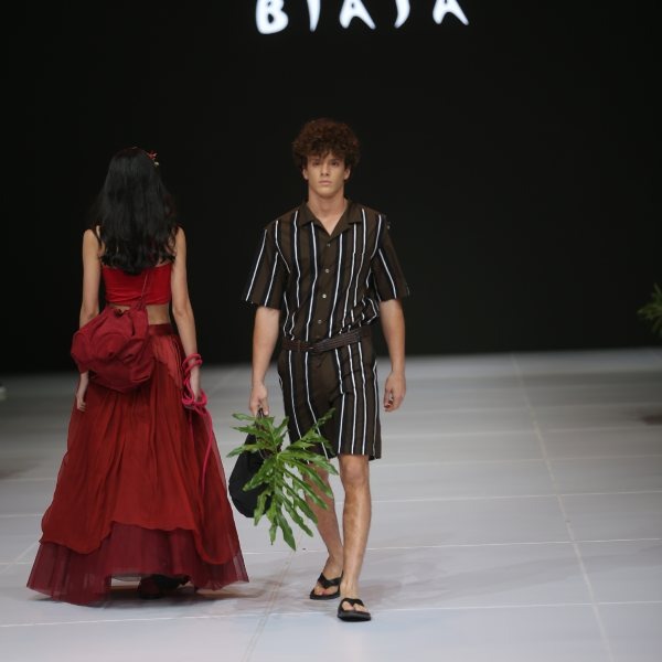 Ada 70 Rancangan, BIASA Hadirkan 'Believe' di Jakarta Fashion Week 2026 ...
