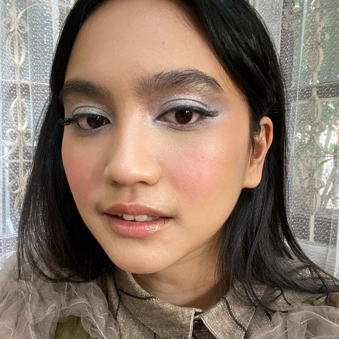 Mudah Ditiru, Ini 5 Gaya Makeup Rachel Amanda yang Gemar Berkreasi ...