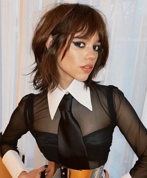 Hailey Bieber hingga Jenna Ortega, Ini Deretan Seleb Hollywood yang Tampil dengan Rambut Bob di ...