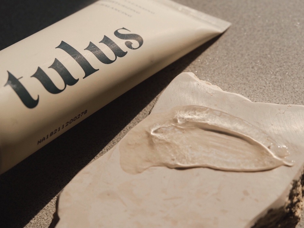 Review: Tulus Balanced Gel Cleanser, Pembersih Wajah Gentle yang Nyaman ...