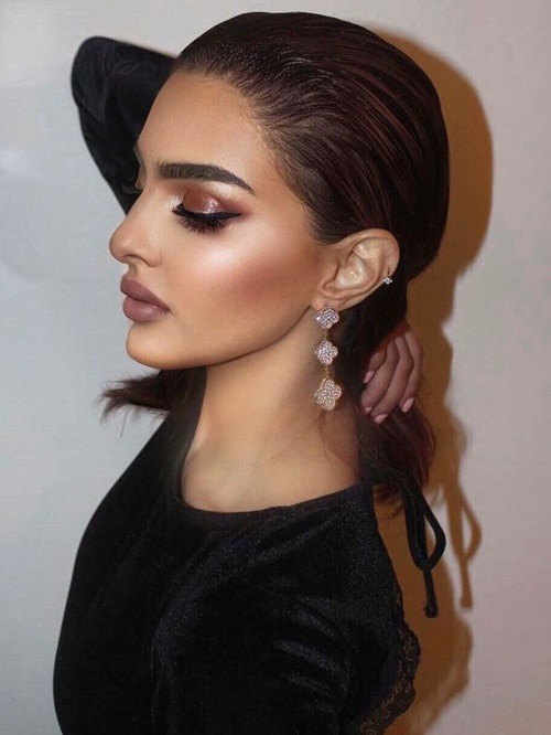10 Penampilan Glamour & Bold Rumy Alqahtani, Perwakilan Pertama Arab ...