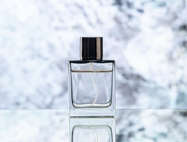 Fragrance 101: Panduan Memilih Aroma Parfum Sesuai Cuaca - Beauty Journal