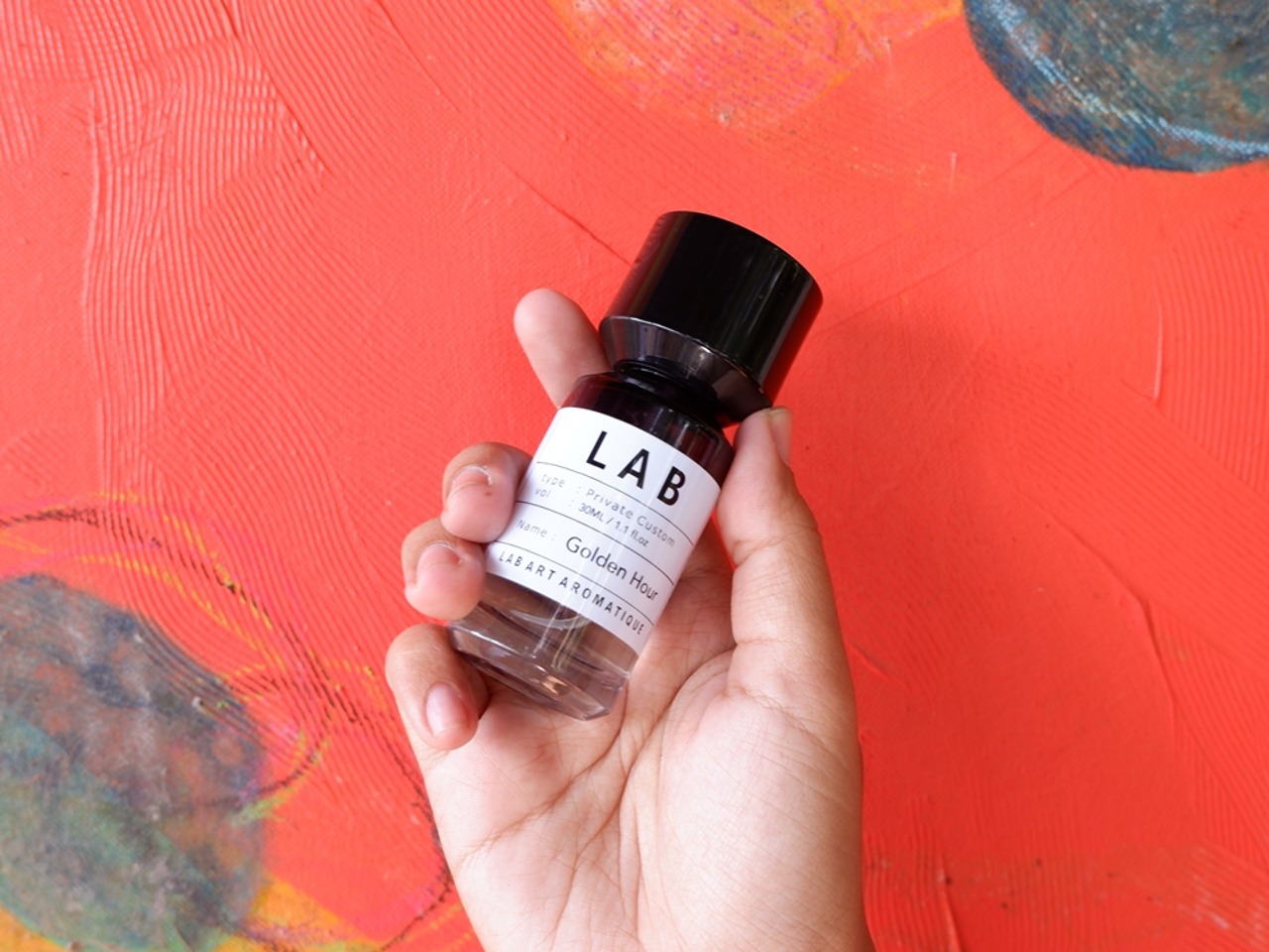 Review: Pengalaman Seru Personalisasi Parfum di Lab Art Aromatique ...