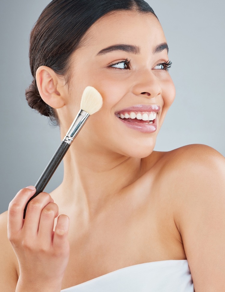 Matte VS Glow Makeup Look, Intip Panduan Mengaplikasikannya untuk Hasil ...