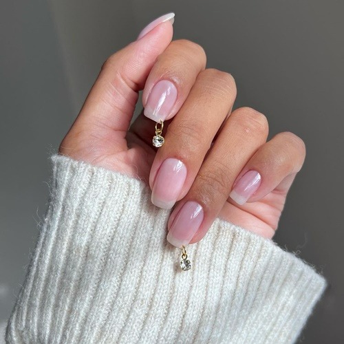 10 Inspirasi Tren Nail Piercing, Dari yang Bergaya Simpel hingga ...