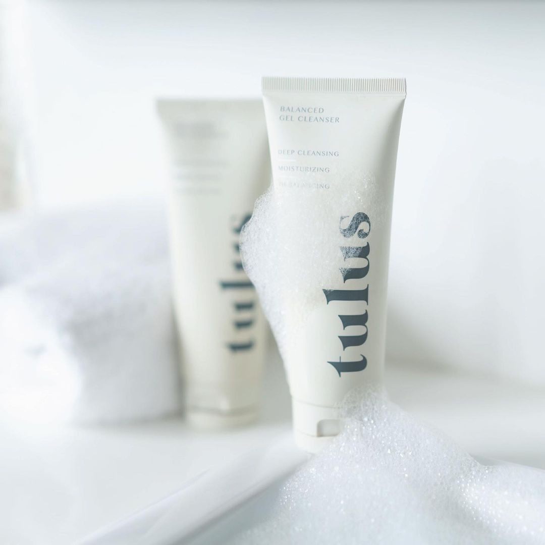 Enggak Bikin Kering, Ini 5 Rekomendasi Face Wash Lokal yang Menjaga ...