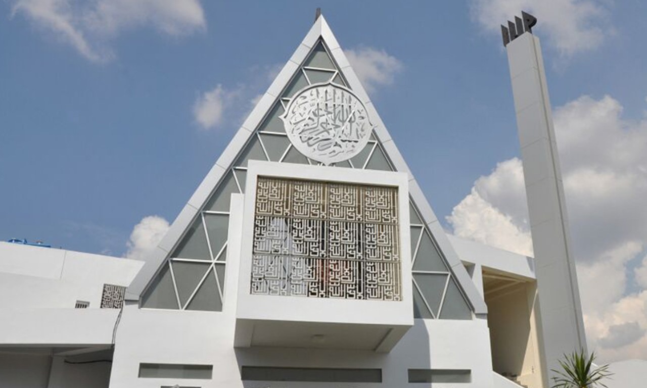 Deretan Masjid Unik di Jakarta yang Wajib Kamu Kunjungi Saat Ngabuburit ...