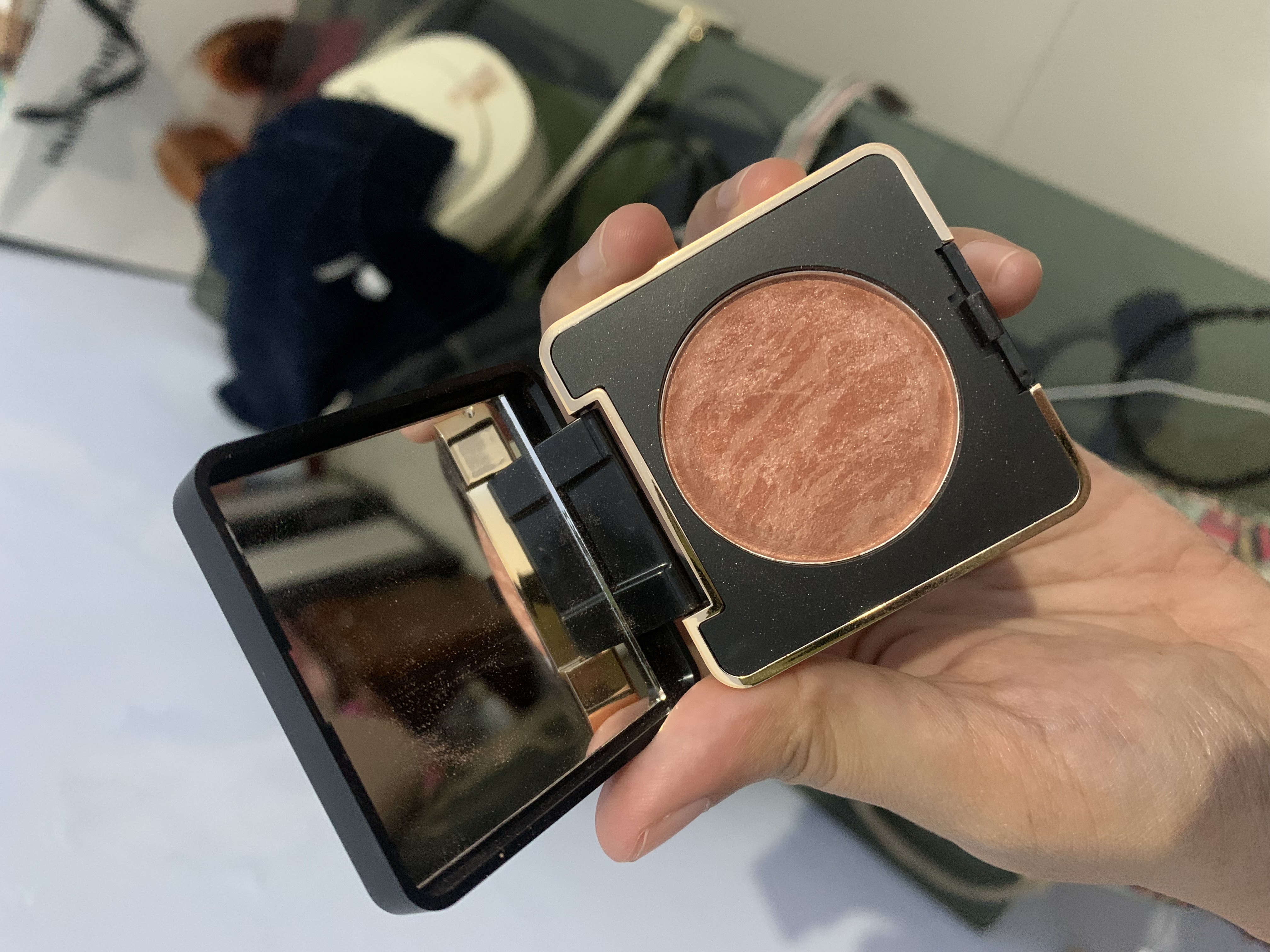 Guele Cosmetics LUME Baked Blush - Review SOCO by Sociolla