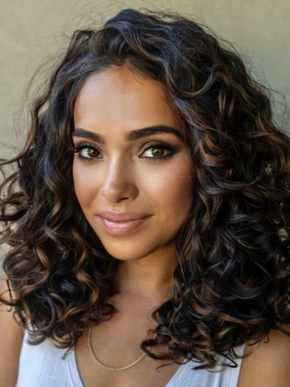 Inspirasi Gaya Rambut 'Kitty Haircut' yang Diprediksi Bakal Populer di ...