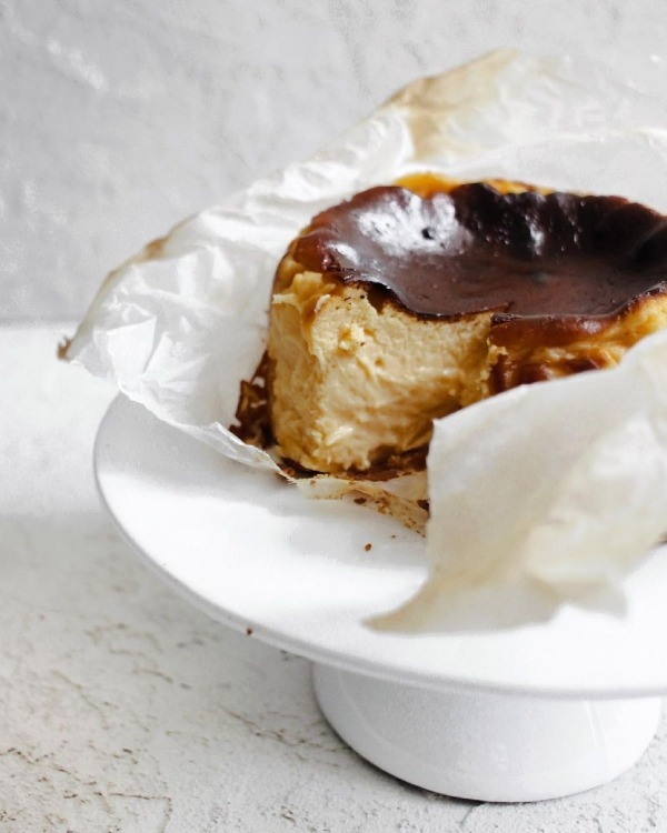 KNOTS hingga Artirasa, ini Rekomendasi Basque Burnt Cheesecake yang ...