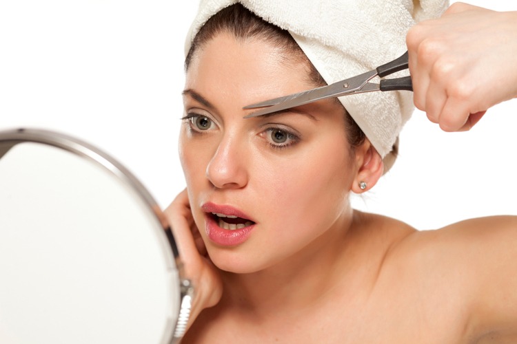 Menurut Pakar, Ini Panduan dalam Melakukan Perawatan Alis di Rumah ...