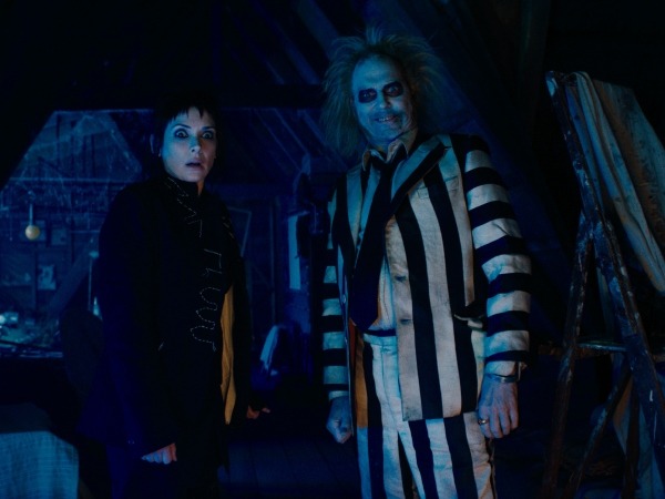 Review Film: Beetlejuice Beetlejuice, Kisah Random yang Membawa Kembali ...