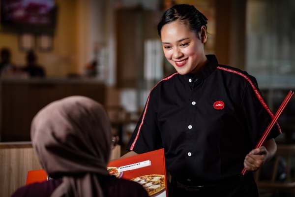 Rayakan Hari Perempuan Internasional, Pizza Hut hadirkan Female Outlet hingga Promo! - Beauty ...