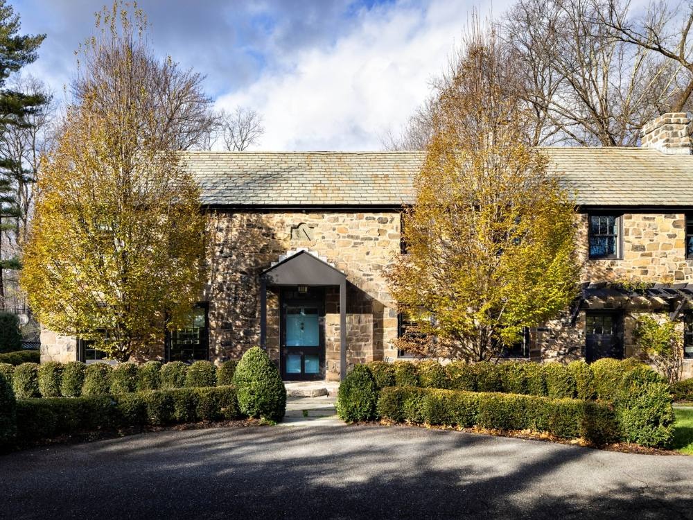 Bak di Novel Jane Austen, Intip Hunian Bryce Dallas Howard yang Estetik ...