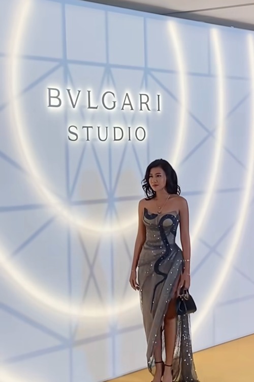 Pancarkan Aura Mahal, Intip 24 Foto Para Seleb di Bvlgari Studio Seoul, yuk! - Beauty Journal