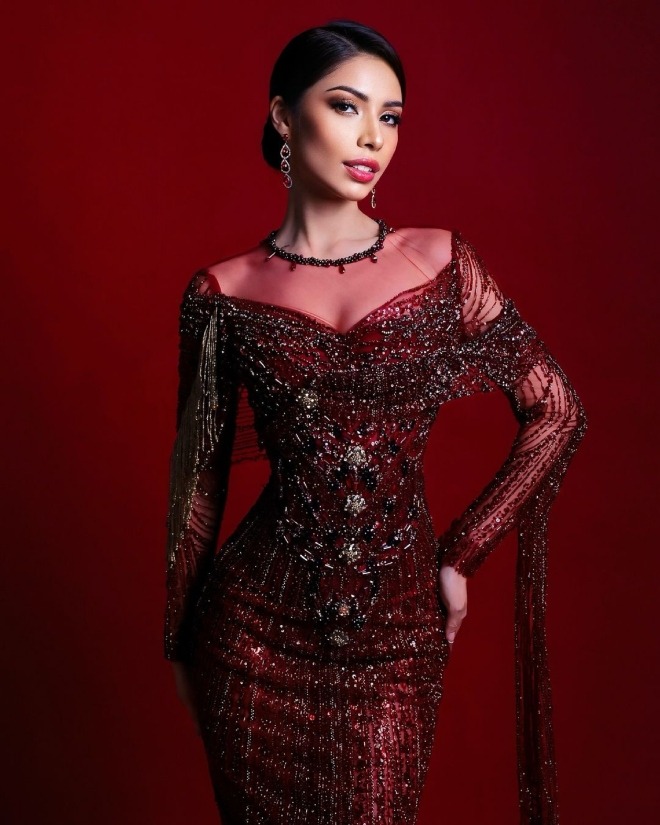 10 Gaya Makeup Clara Shafira Krebs yang Dinobatkan sebagai Miss ...