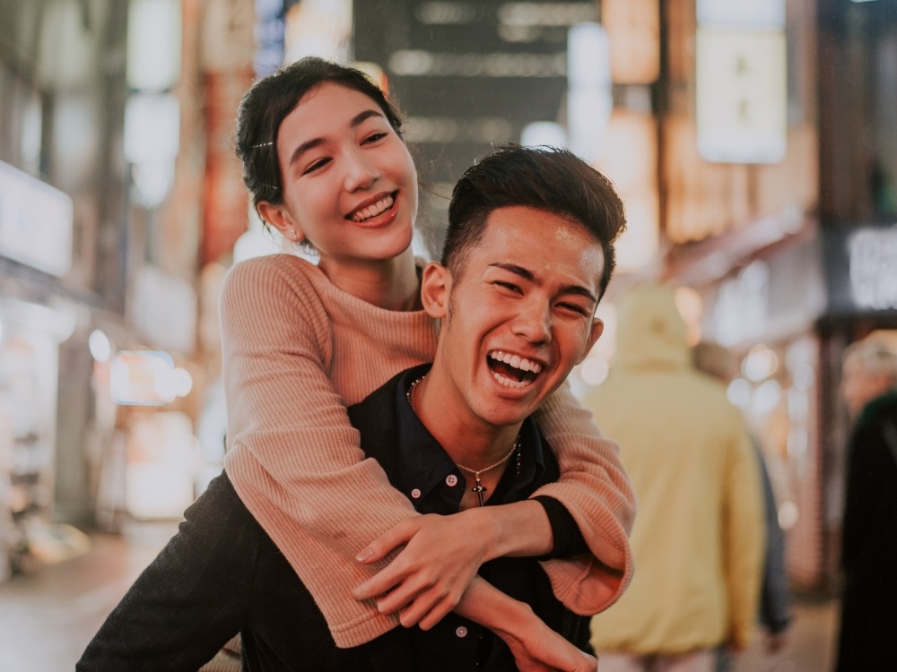Nggak Perlu Malu, Ini Kelebihan Punya Pasangan yang Usianya Terpaut ...