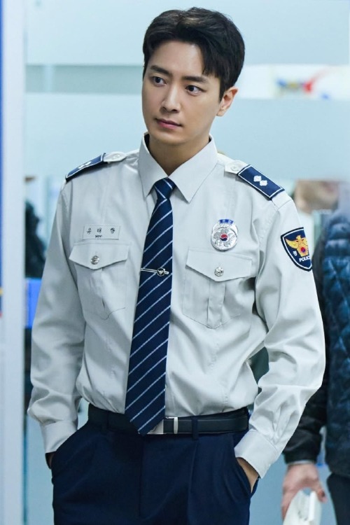 Mengenal Sisi Unik Lee Joon-hyuk, Aktor K-Drama Love Scout yang Tengah Naik Daun - Beauty Journal