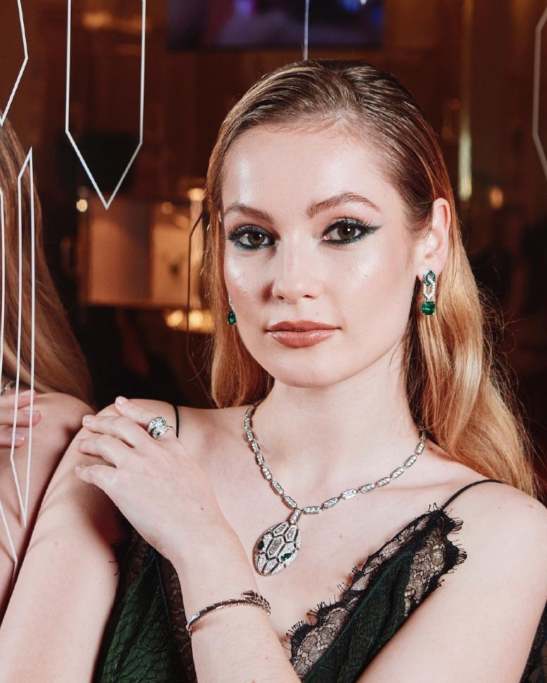 Clean hingga Glam, Ini Inspirasi Makeup Hannah Dodd yang Menarik Ditiru ...