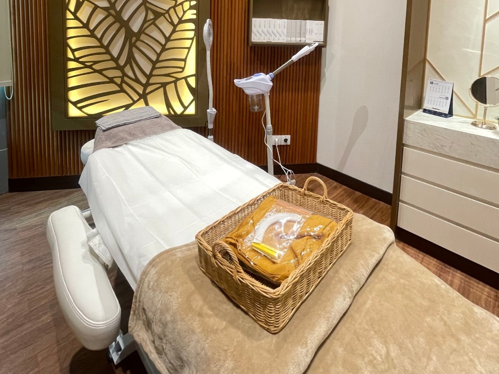 C Derma Perkenalkan Royal Enzyme Facial dari Ekstrak Buah Nanas ...