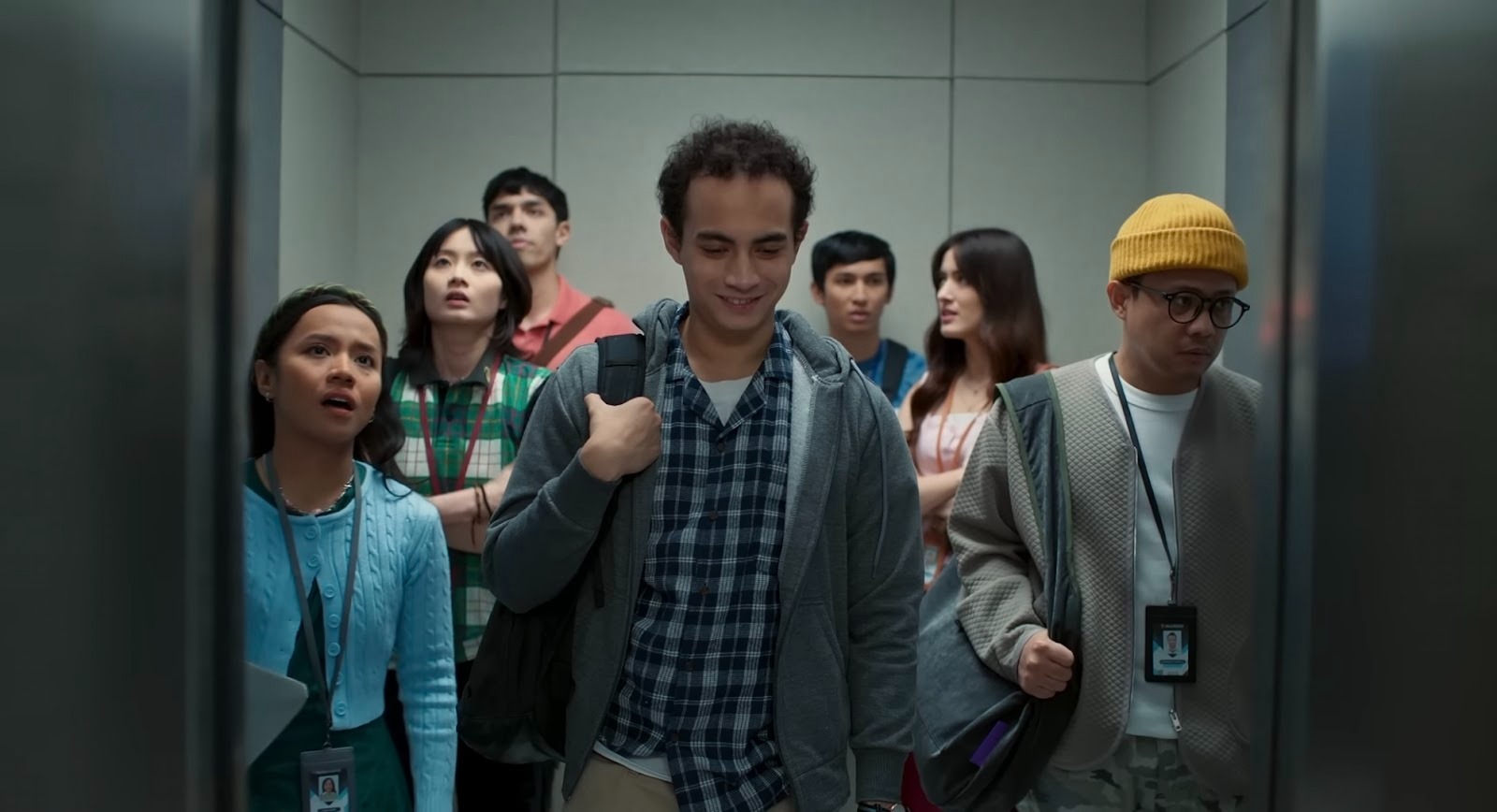 Review Film: Tinggal Meninggal, Dark Comedy yang Absurd tapi Terasa ...