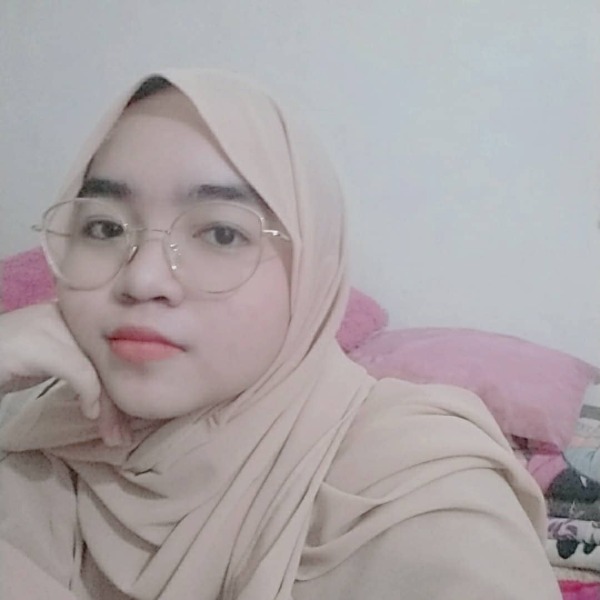 Ghinaarz | NurGhinaa Arrazzaq - SOCO by Sociolla