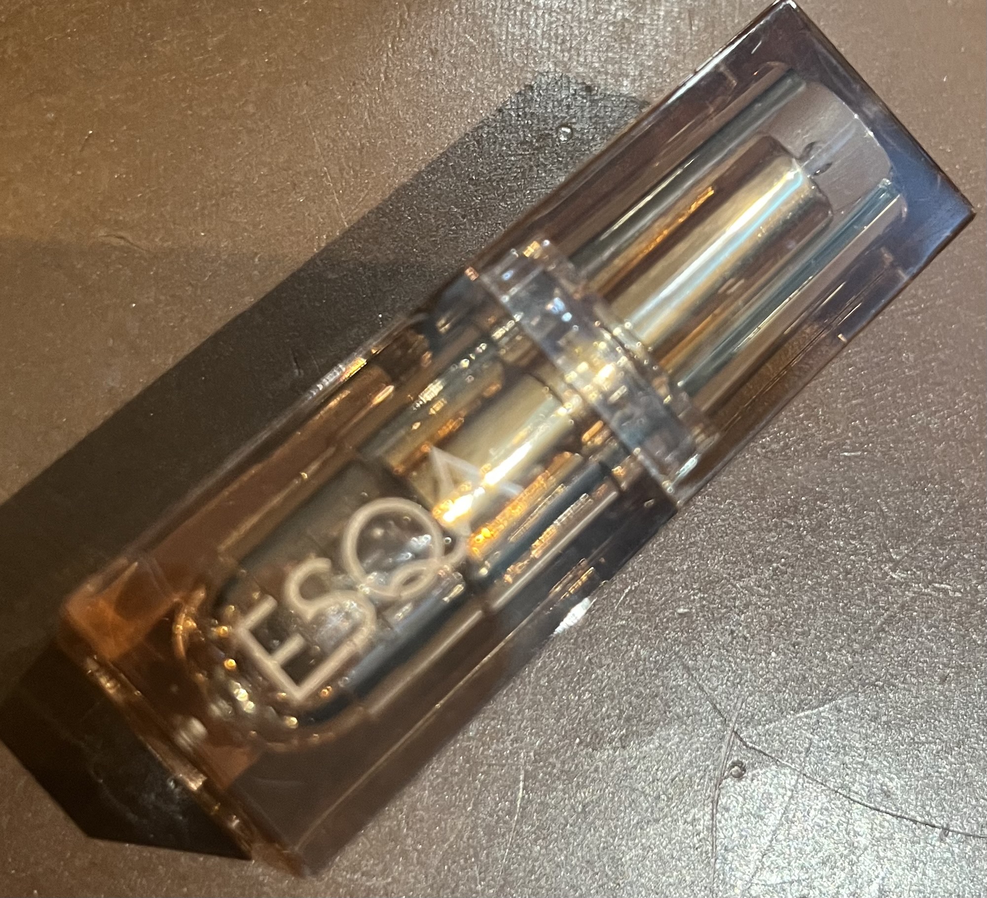ESQA Cloud Kiss Refillable Powder Lipstick - Review SOCO by Sociolla