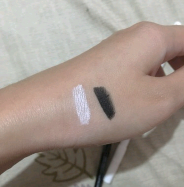 Mukka Cosmetics Precision Eyeliner Pencil - Review SOCO by Sociolla