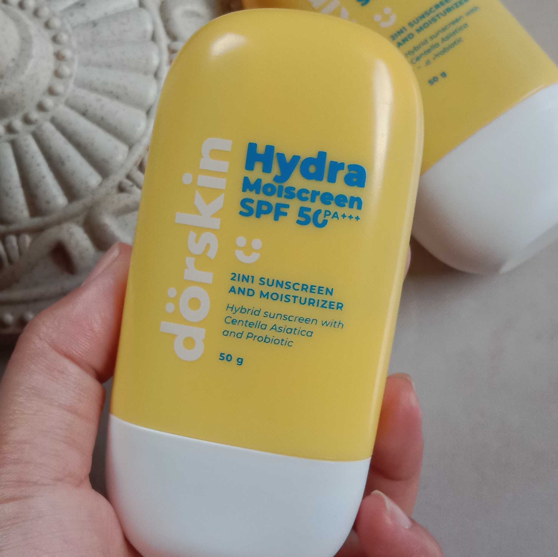 Dorskin Dorskin Hydra Moiscreen SPF 50 PA+++ - Review SOCO by Sociolla