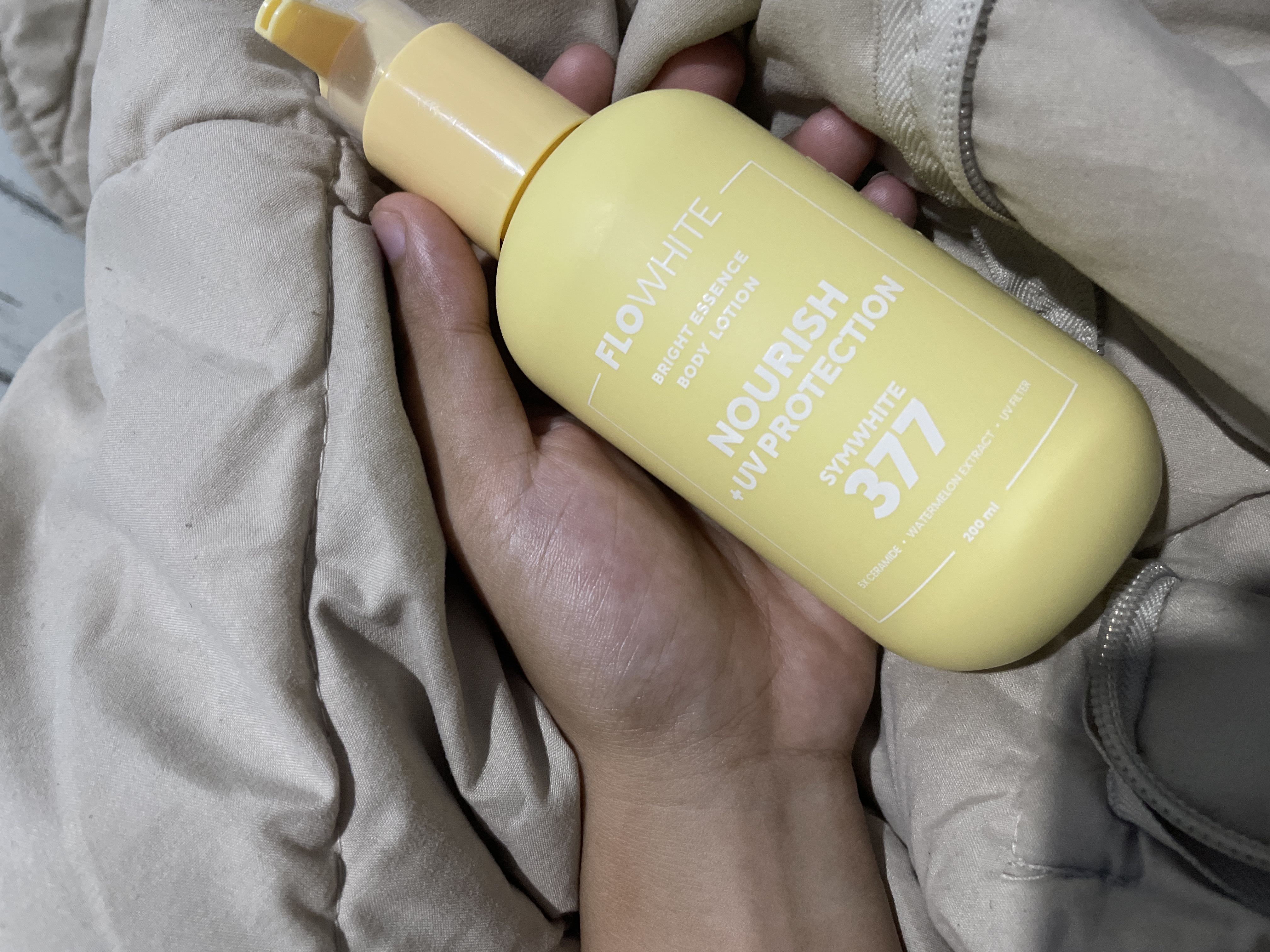 Flowhite Beauty Body Lotion Nourish + UV Protec - Review SOCO by Sociolla